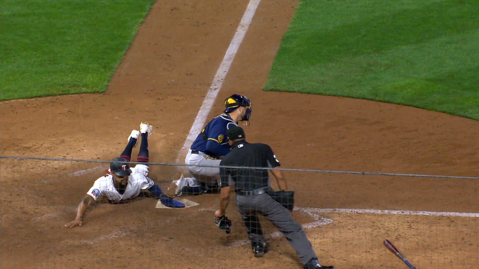 Jorge Polanco hits a slow-rolling walk-off | 08/18/2020 | San Diego Padres