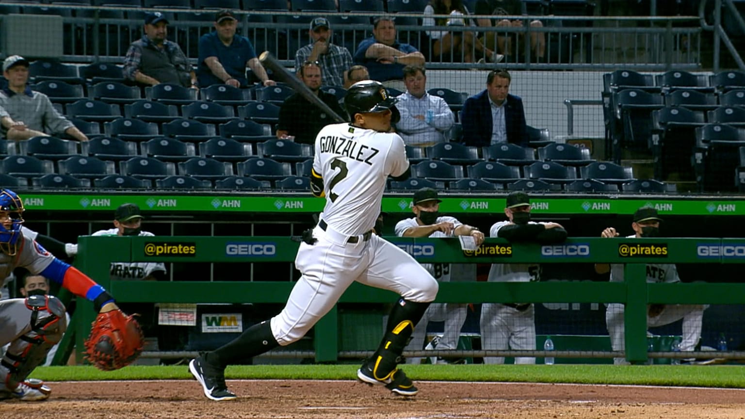 Erik González hits an RBI single to right field | 05/26/2021 | Atlanta ...