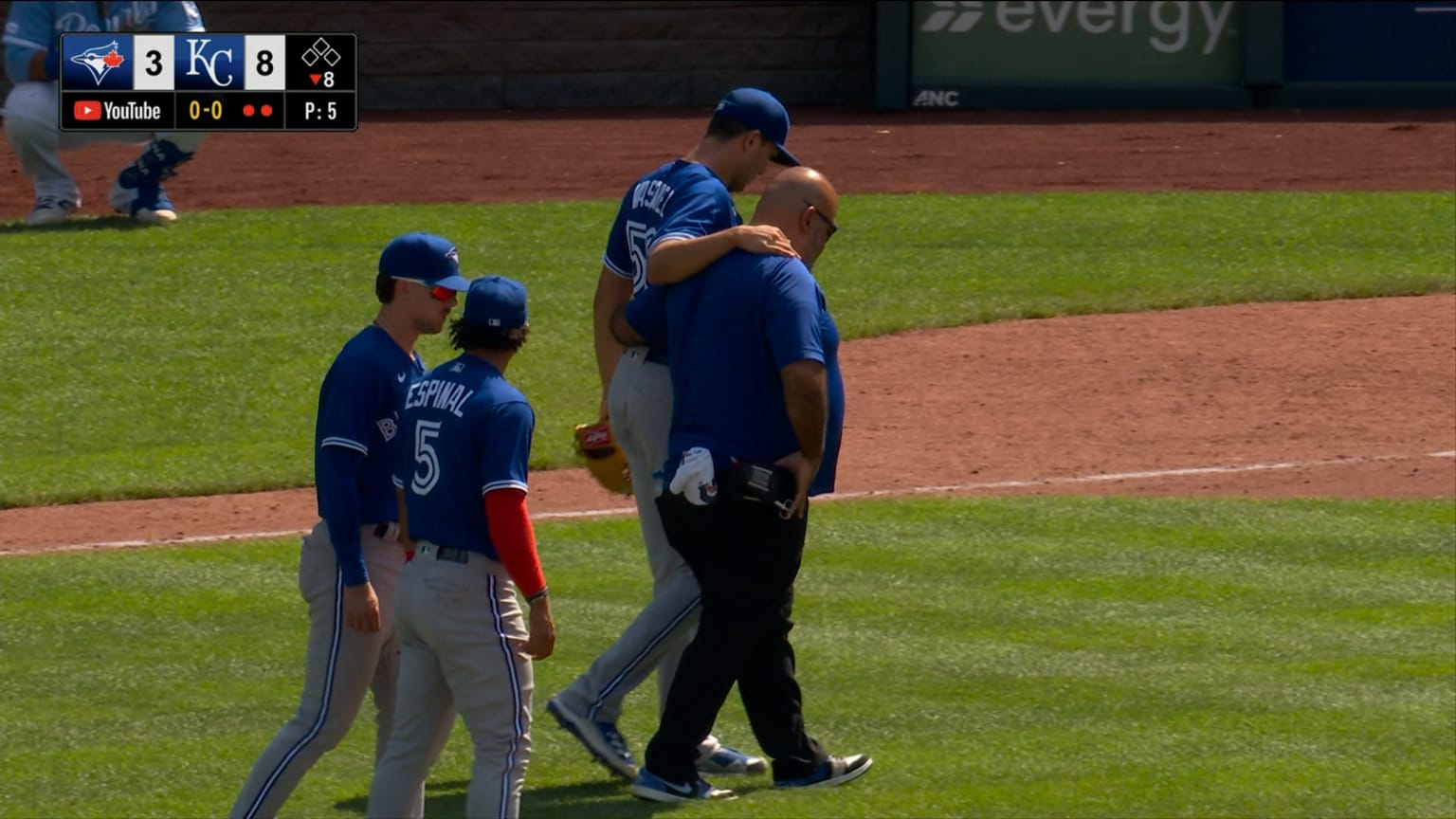 Andrew Vasquez sustains an injury in the 8th inning | 06/08/2022 ...