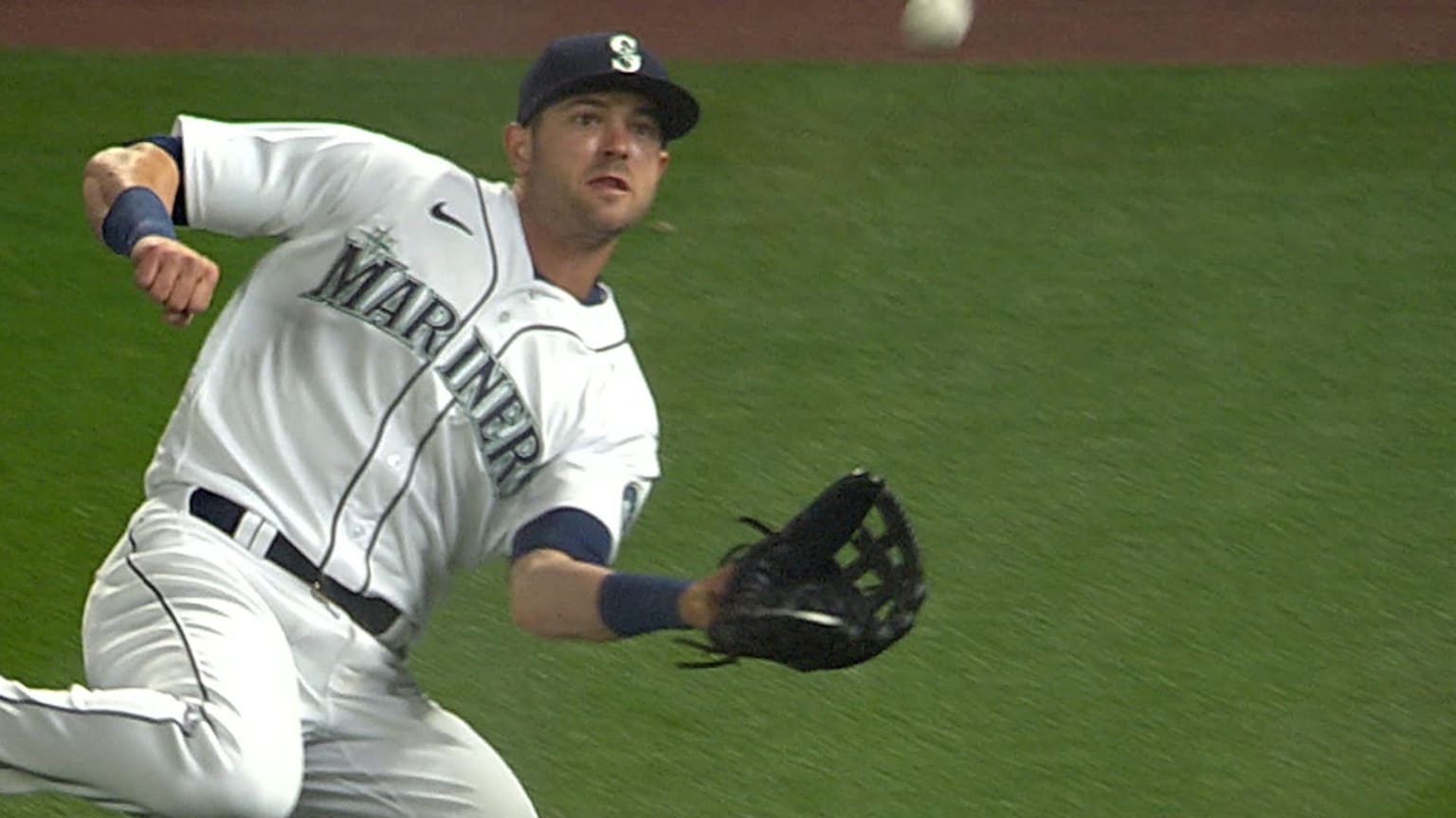 Mitch Haniger makes a sliding catch in right field | 04/19/2021 ...