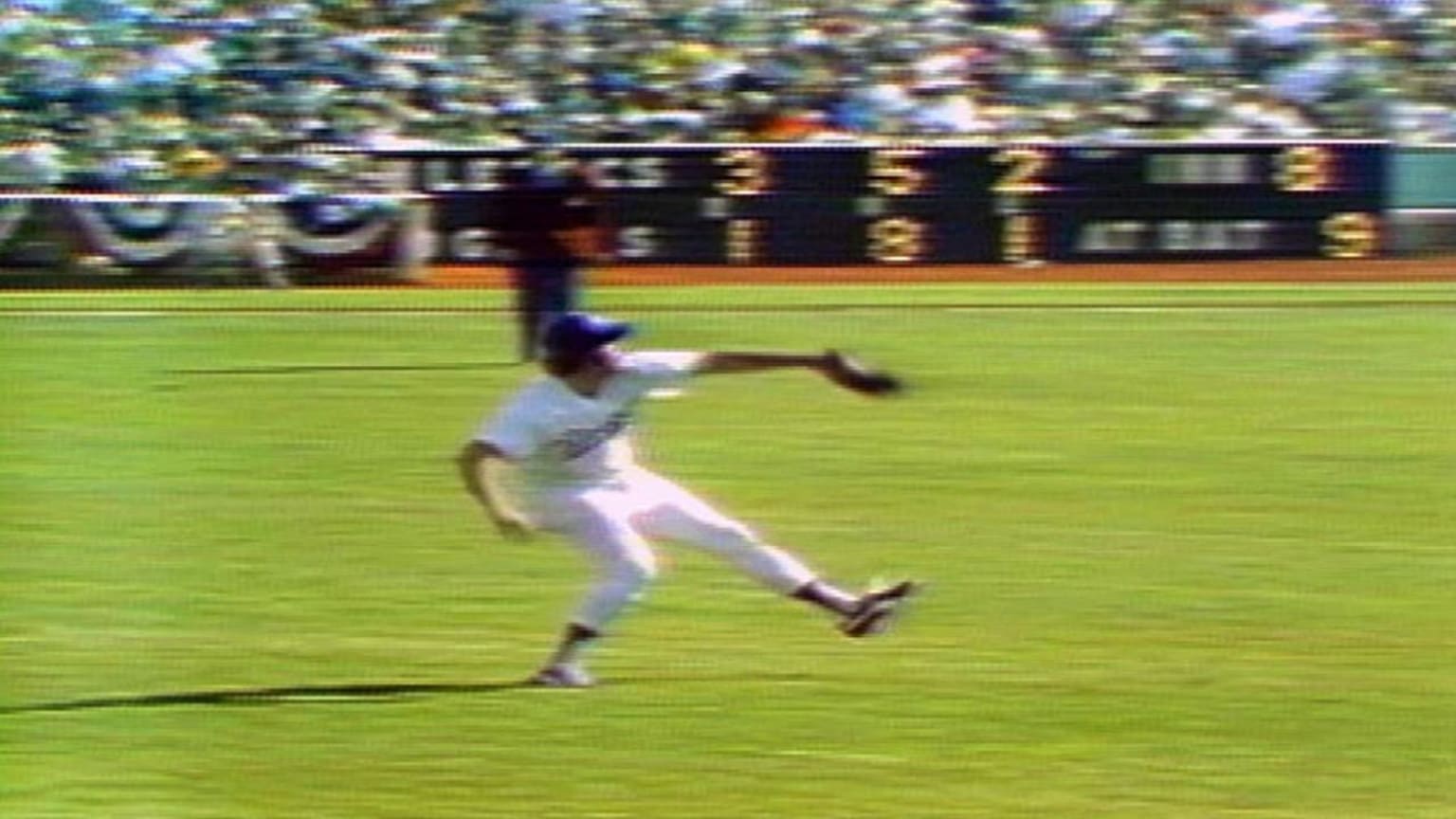 1974 WS Gm1: Ferguson throws out Bando at home | 10/12/1974 | MLB.com