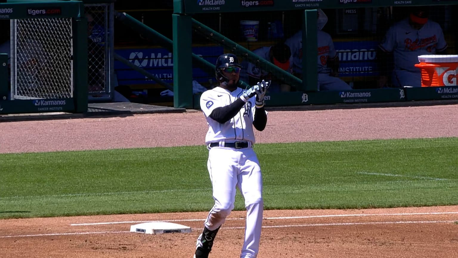 Harold Castro rips an RBI single to right-center | 05/15/2022 | Detroit ...