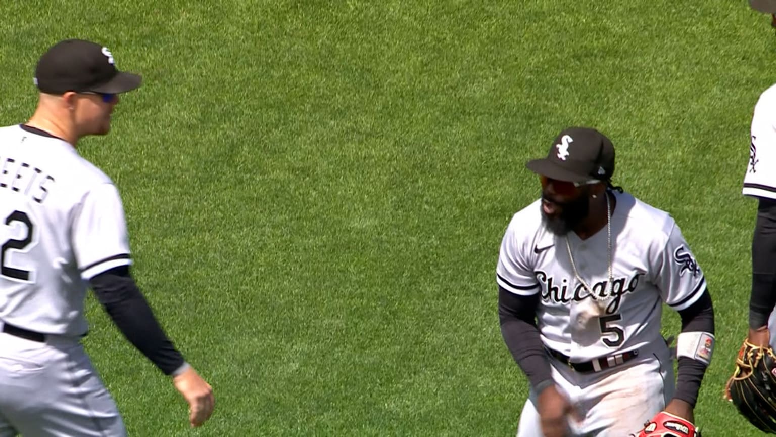 Josh Harrison makes a sweet sprawling grab in the 6th | 07/03/2022 ...