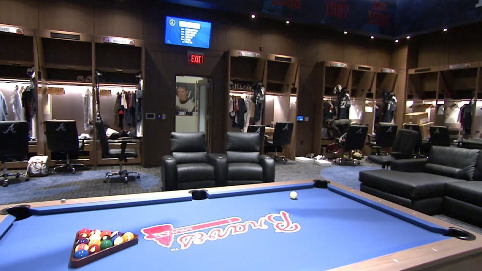 Braves new clubhouse at SunTrust Park | 03/31/2017 | San Diego Padres