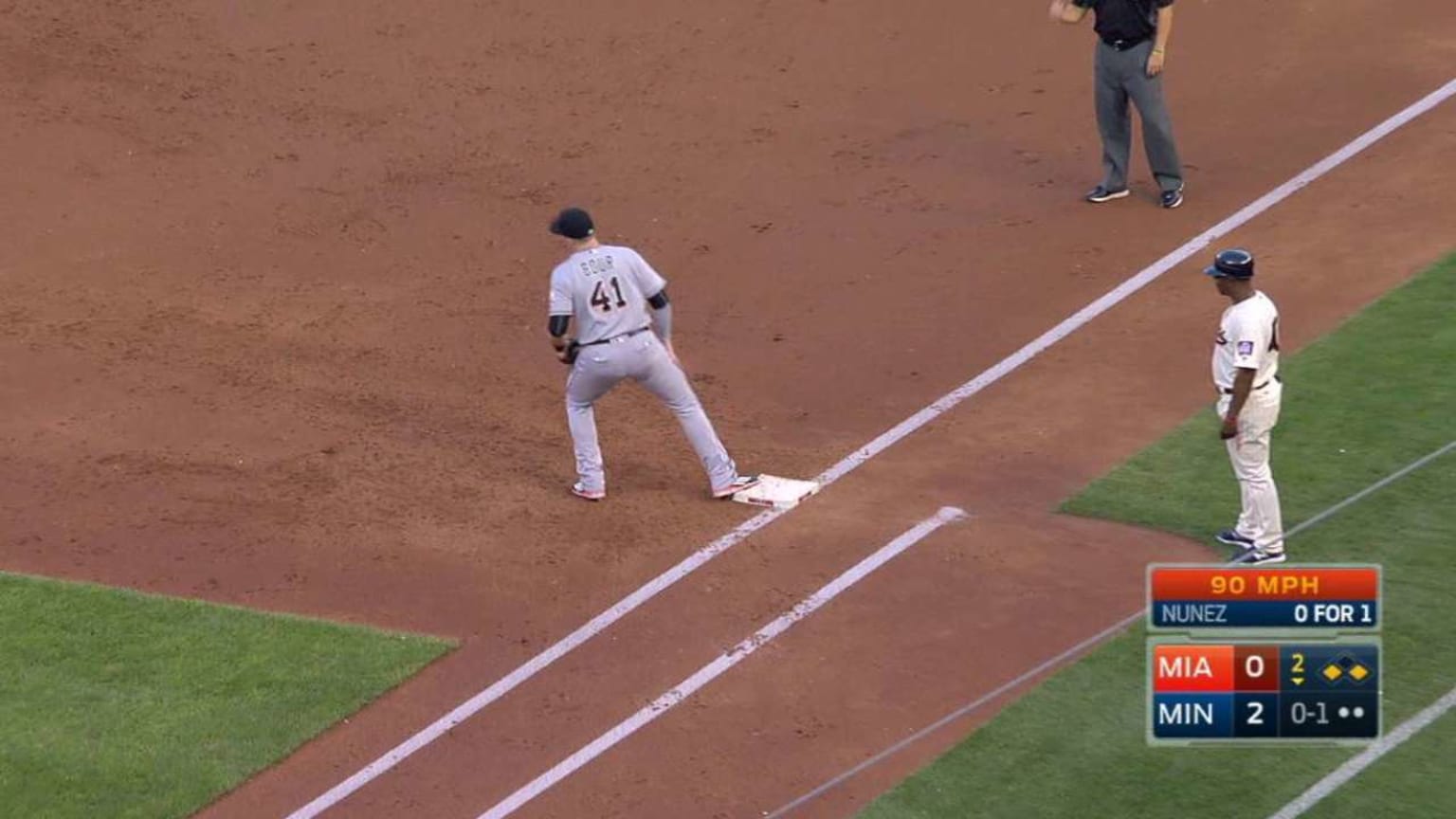 MIA@MIN: Chen induces a grounder to get out of 2nd | 06/08/2016 | MLB.com