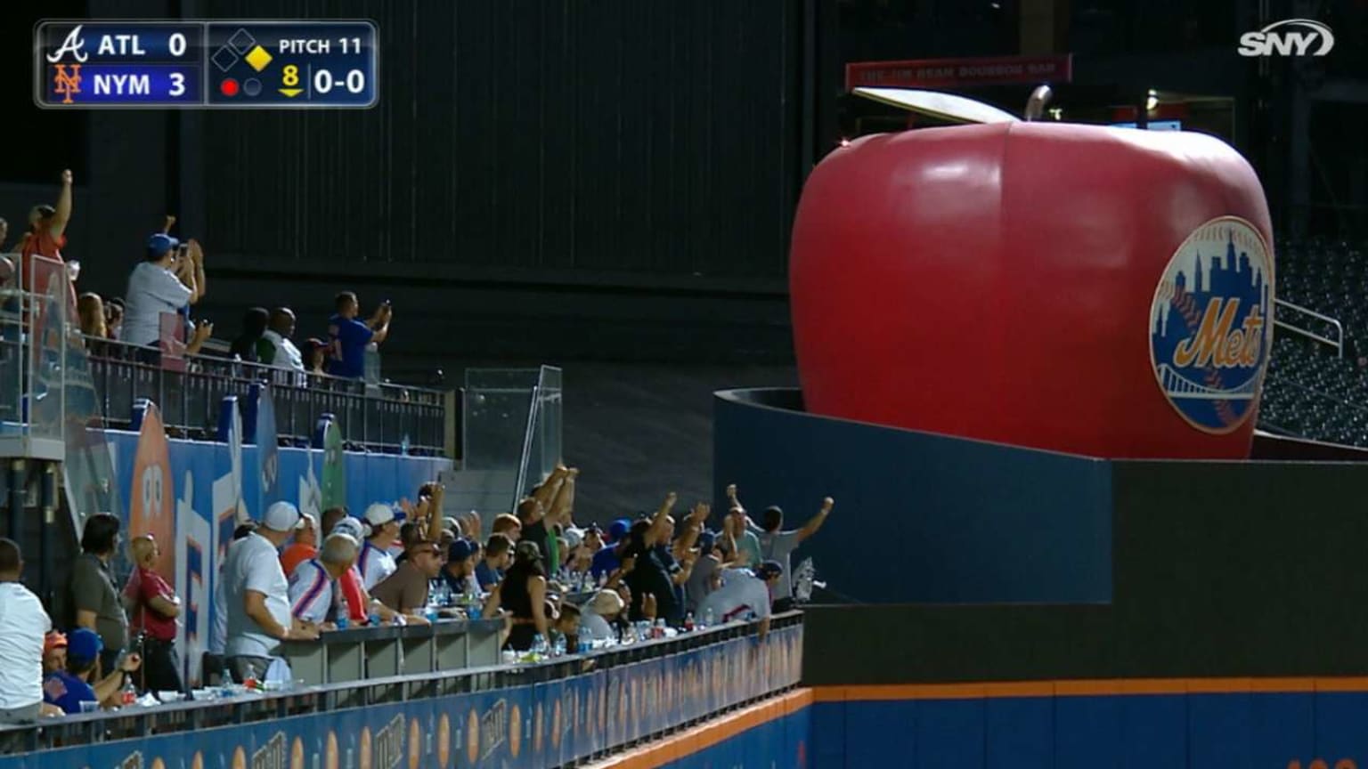 ATL@NYM: Mets fans chant to get home run apple raised | 09/25/2017 ...