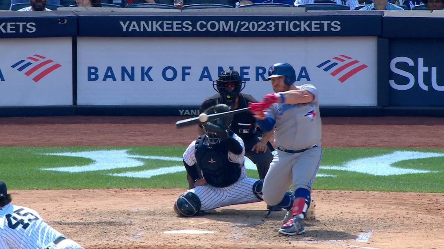Alejandro Kirk lines a two-run double to left-center | 08/20/2022 | MLB.com