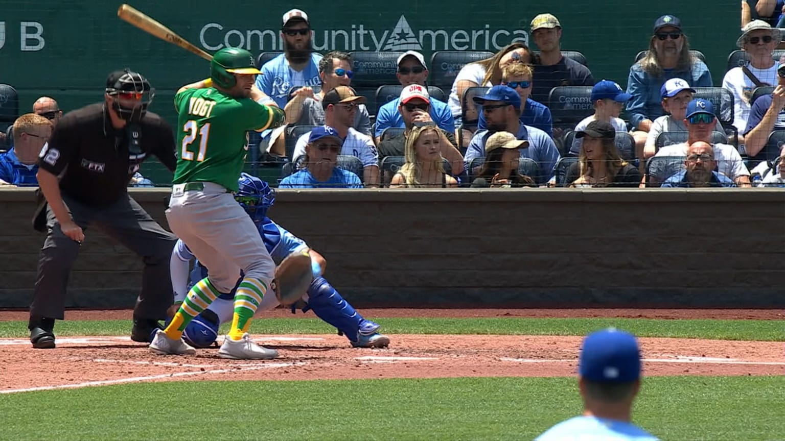 Stephen Vogt smacks an RBI single into right field | 06/26/2022 | Athletics