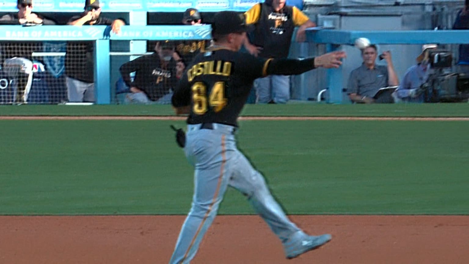 Diego Castillo hace gran atrapada en el campo corto | 01/06/2022 | Los ...