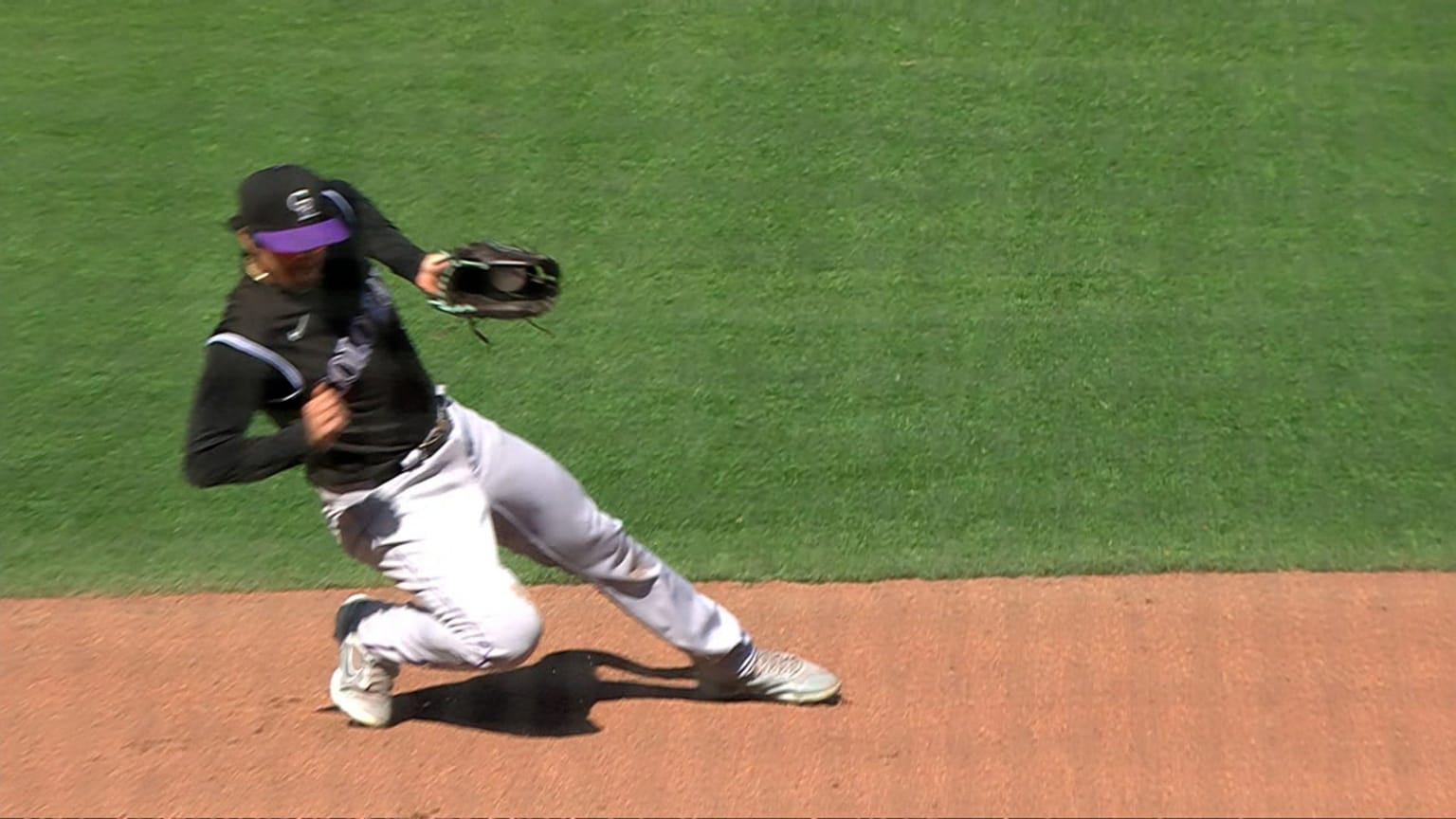 Josh Fuentes makes a sweet grab to rob Evan Longoria | 04/10/2021 ...