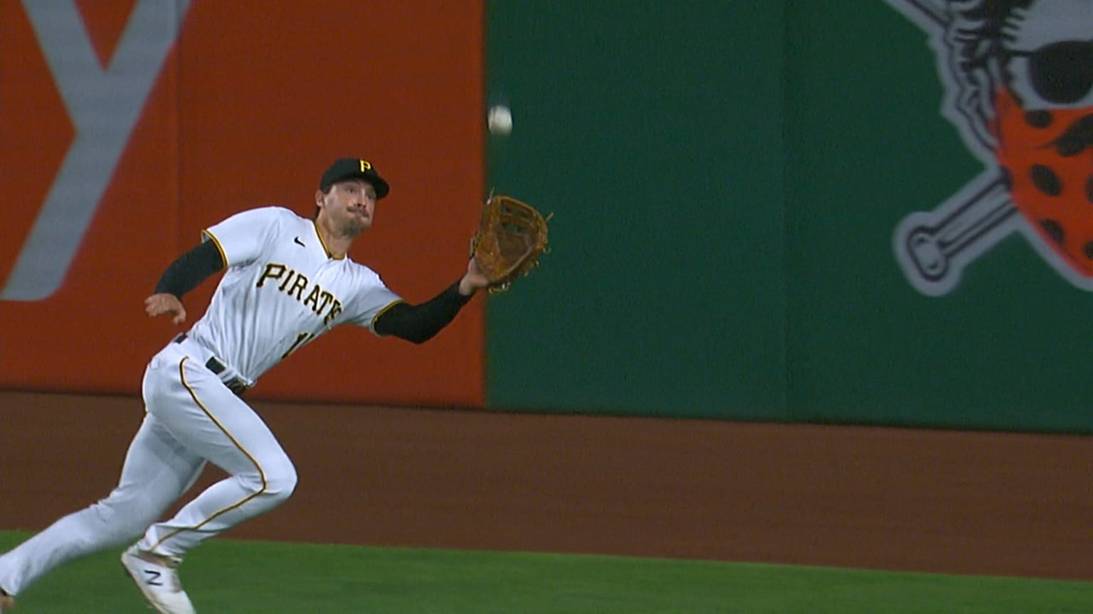 Bryan Reynolds bolts, dives to rob Martínez of a hit | 09/22/2020 ...
