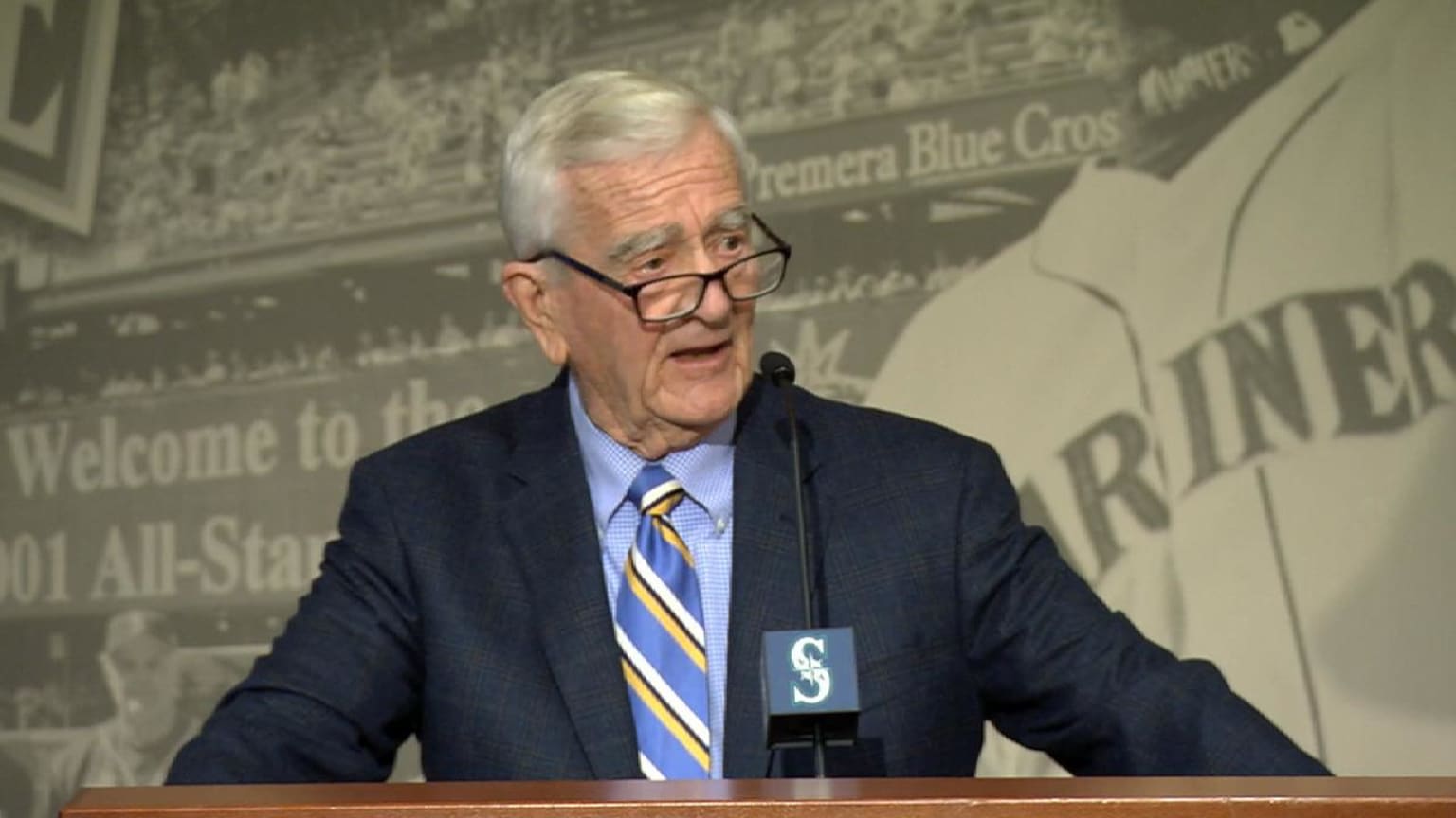Ellis honored to have Martinez in Mariners family | 01/30/2019 ...