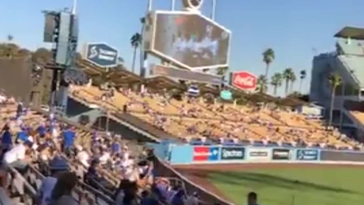Welcome to Dodger Stadium | 10/21/2016 | MLB.com