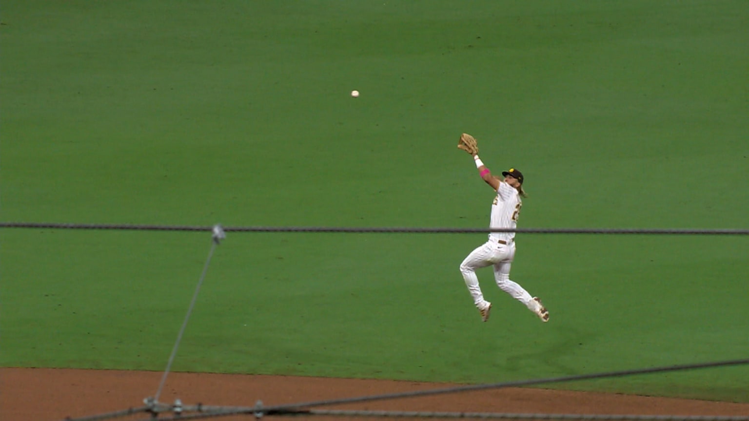 Fernando Tatis Jr. leaps to make incredible catch | 07/05/2021 | MLB.com