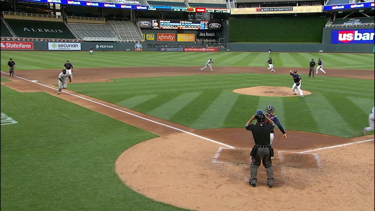 Twins produce a big double play with the bases loaded | 07/30/2020 ...