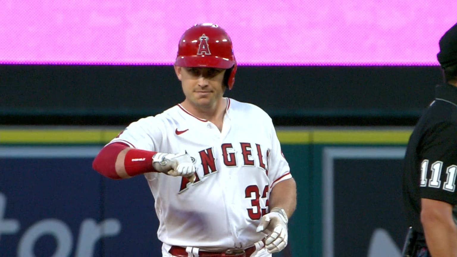 Max Stassi hits a ground-rule double to make it 4-3 | 06/07/2022 | Los ...