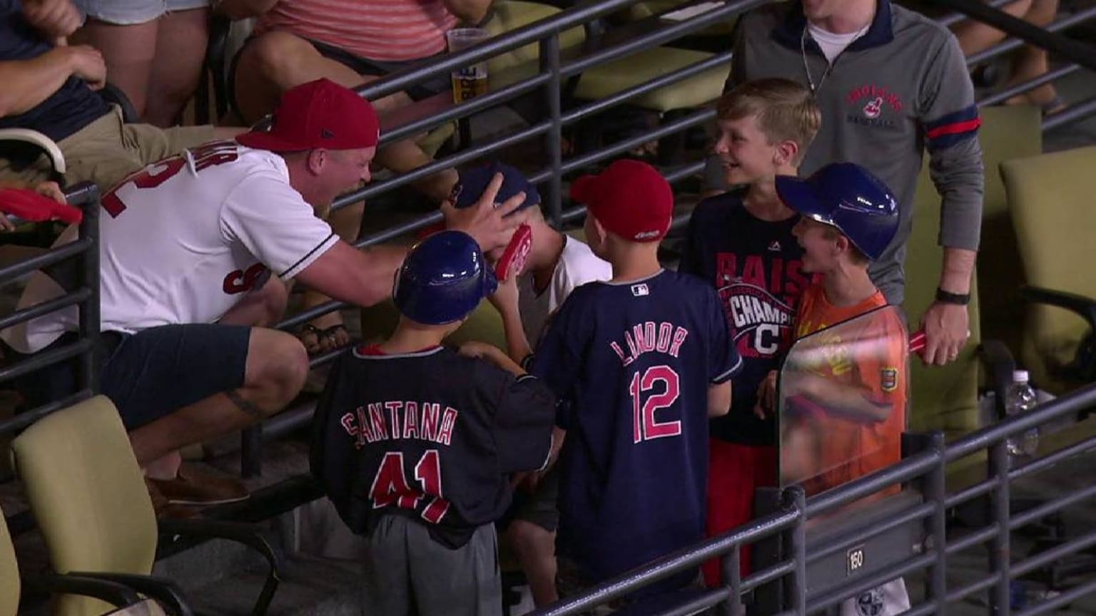 CWS@CLE: Young fan grabs foul ball with his hat | 06/10/2017 | MLB.com