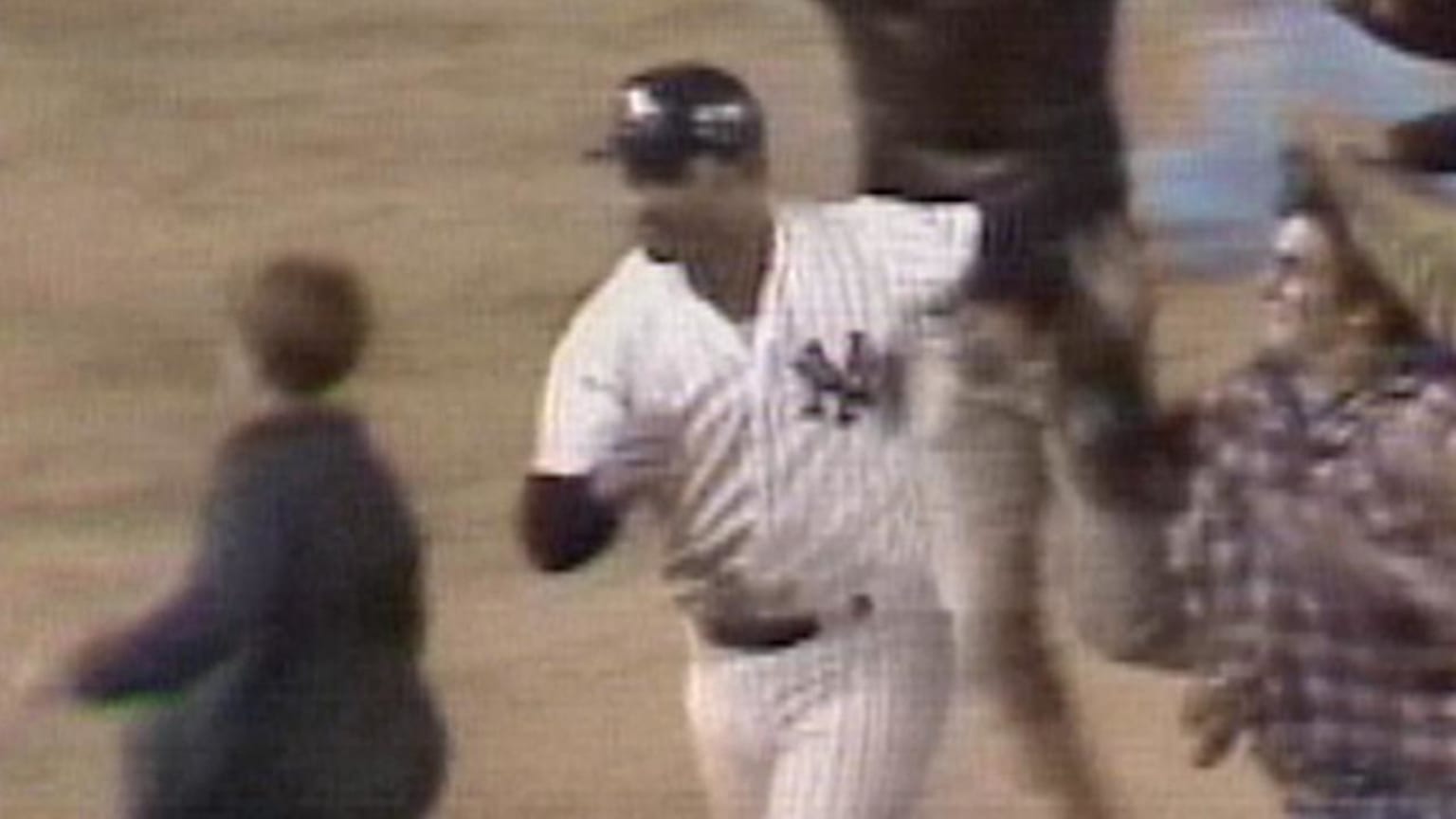 1976 ALCS Gm 5: Chambliss sends Yanks to Series | 10/14/1976 | New York ...