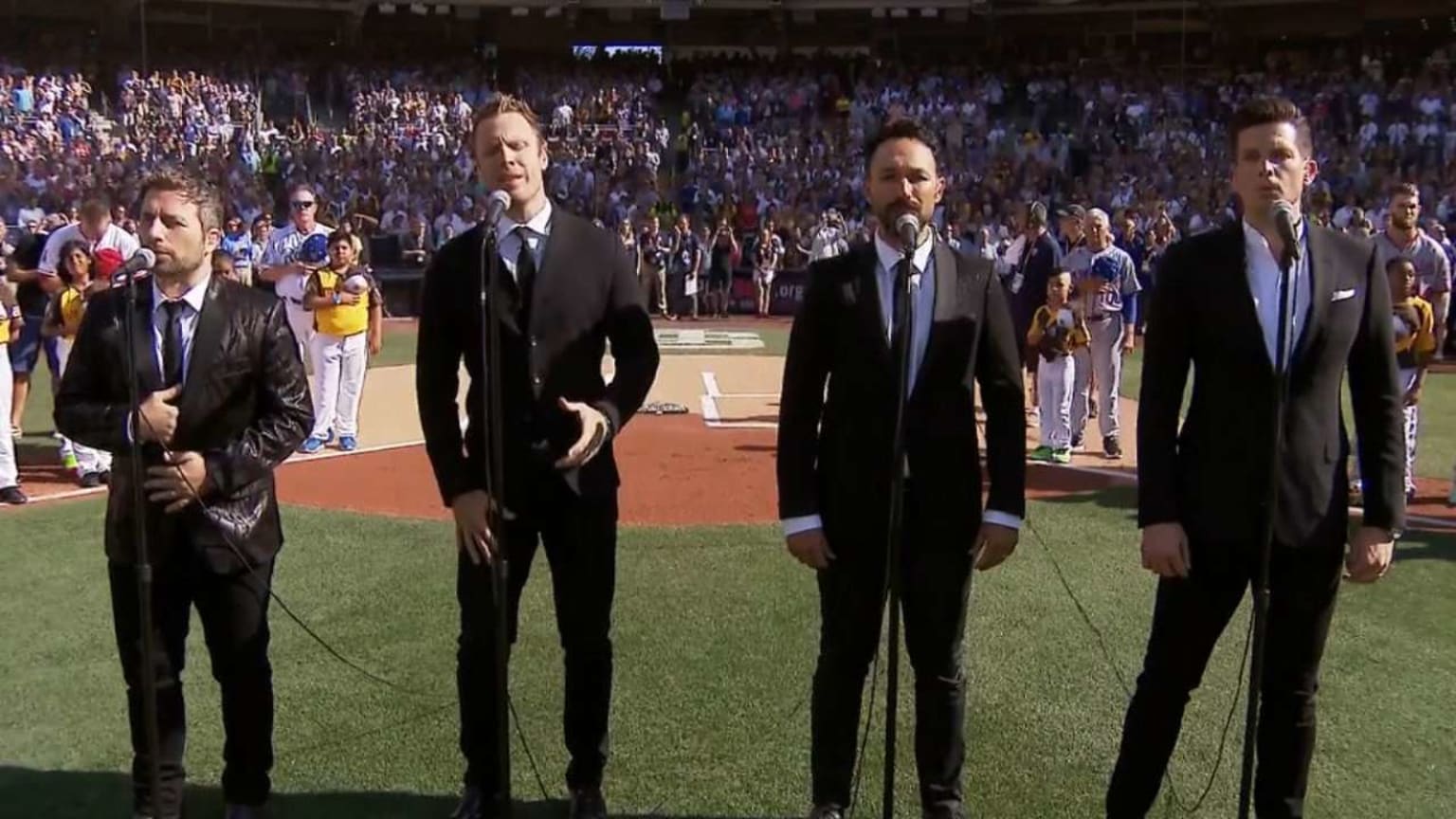 2016 ASG: The Tenors sing 'O Canada' | 07/12/2016 | MLB.com 2016 ASG: The Tenors sing 'O Canada' | 07/12/2016 | MLB.com