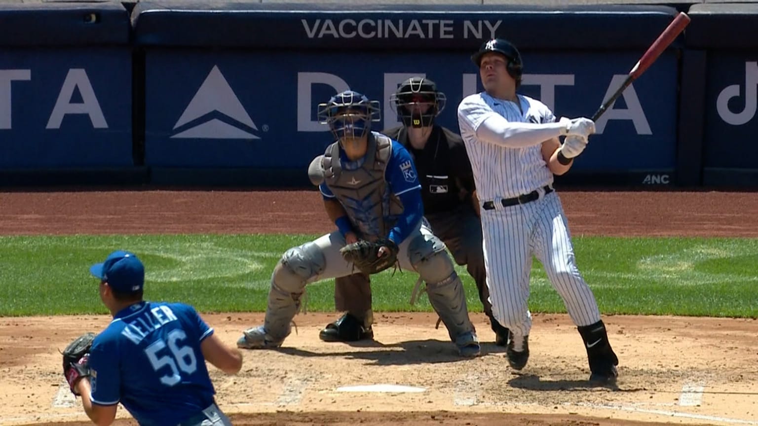 Luke Voit drives a solo home run to right field | 06/24/2021 ...