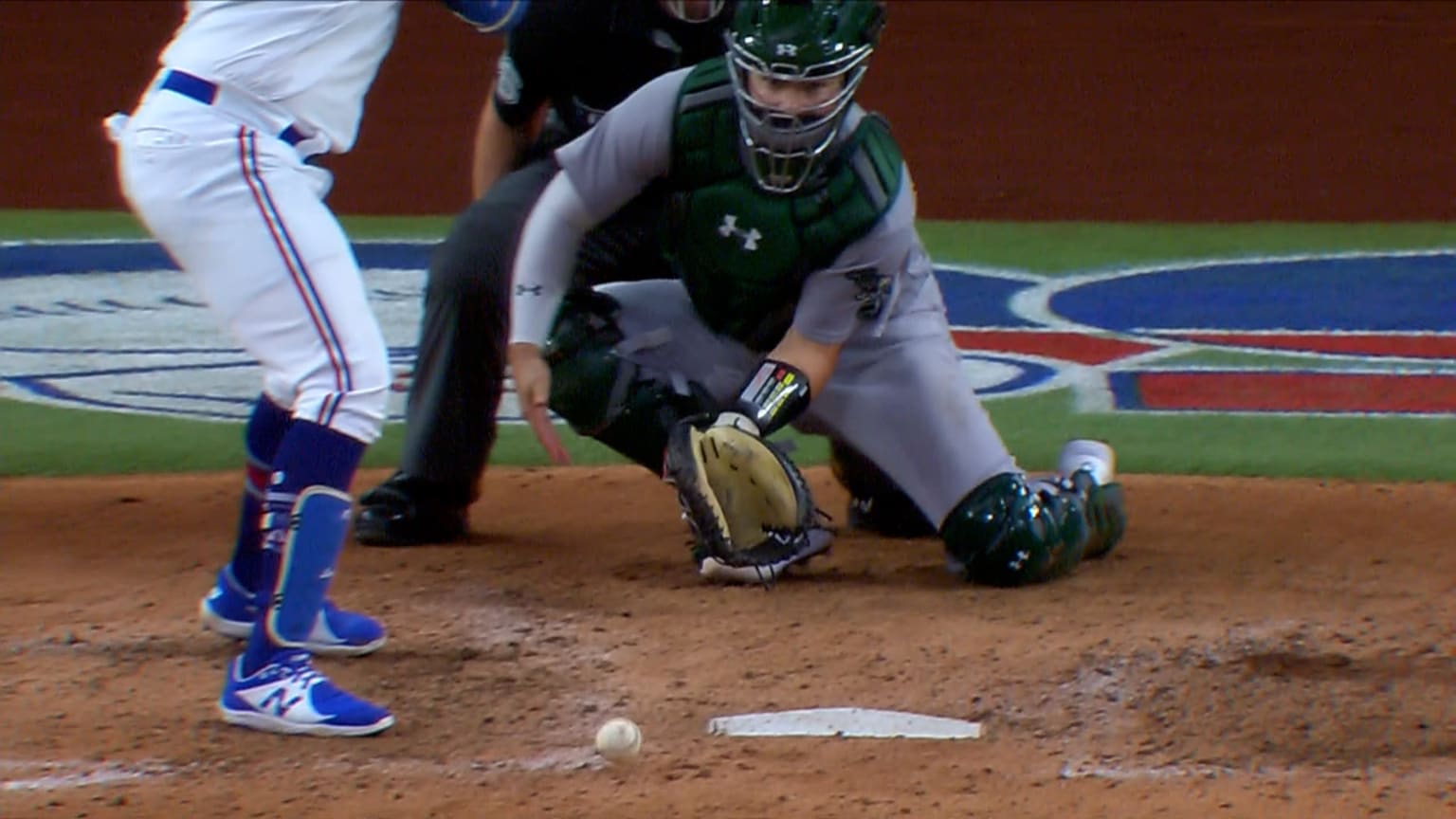 Mark Mathias scores on a wild pitch in the dirt | 08/18/2022 | MLB.com