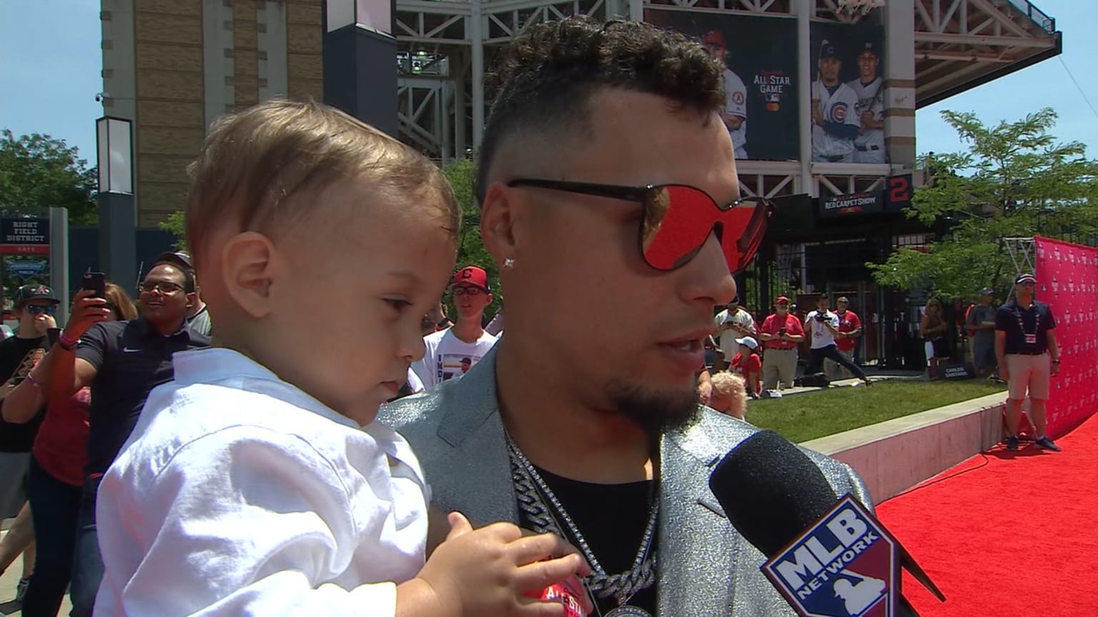Baez chats about his fashion sense, 7 dogs | 07/09/2019 | Boston Red Sox