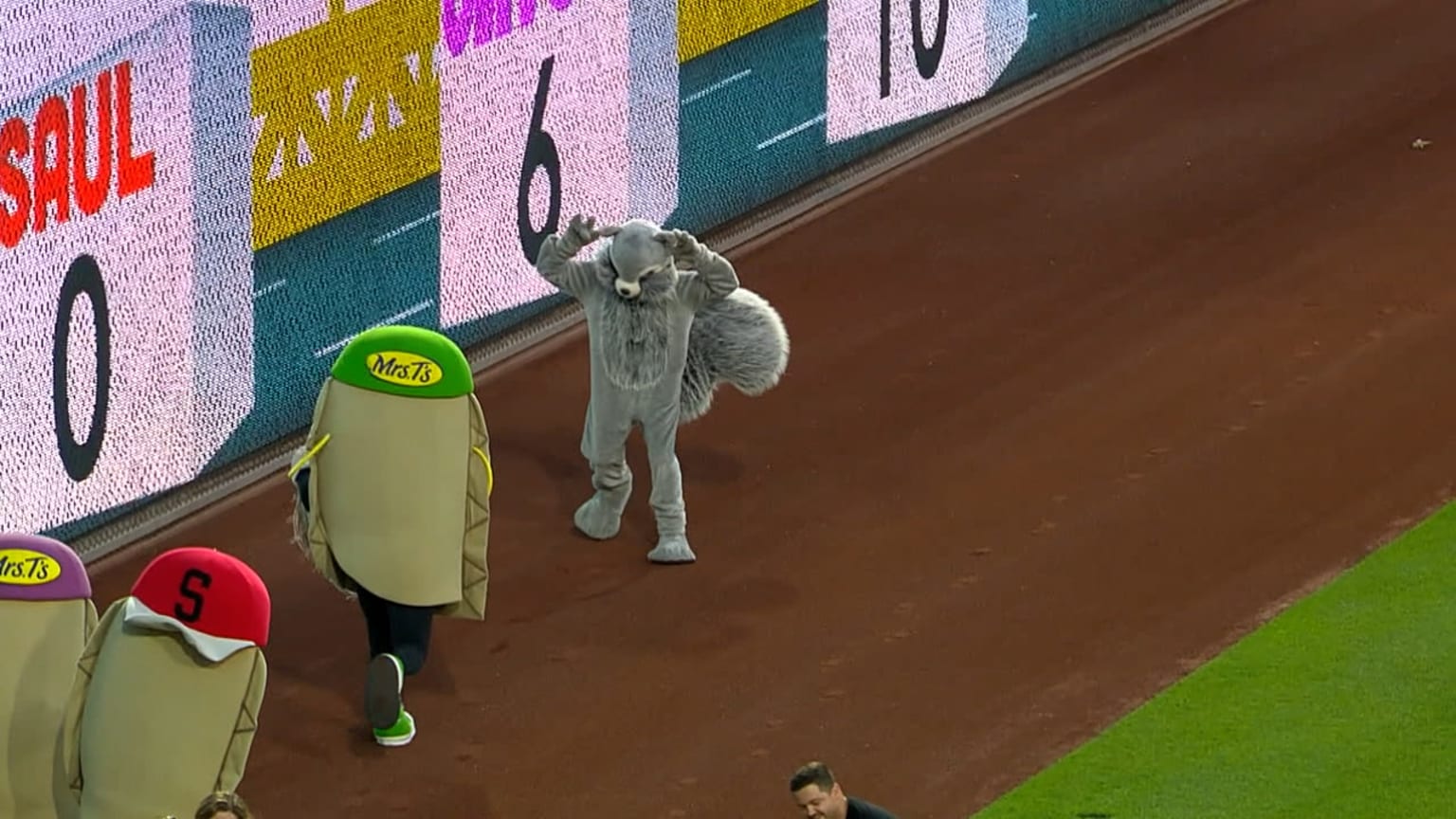 A rogue squirrel crashes the pierogi race | 06/21/2022 | Pittsburgh Pirates