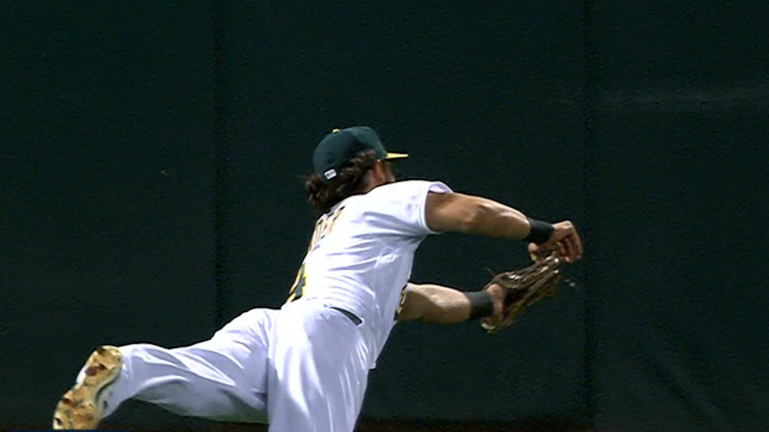Chad Pinder's diving catch | 04/01/2021 | Tampa Bay Rays