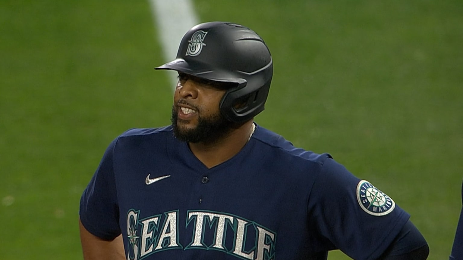 Carlos Santana drives in a run | 07/25/2022 | Seattle Mariners