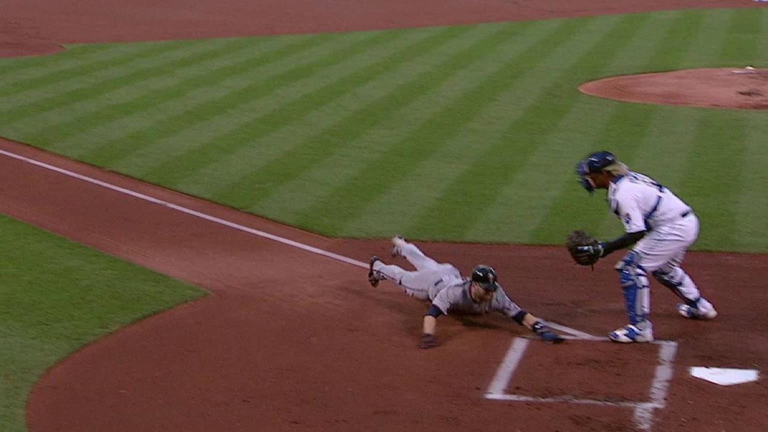 MIN@KC: Rosario plates Dozier with a sac fly to left | 09/08/2017 | MLB.com