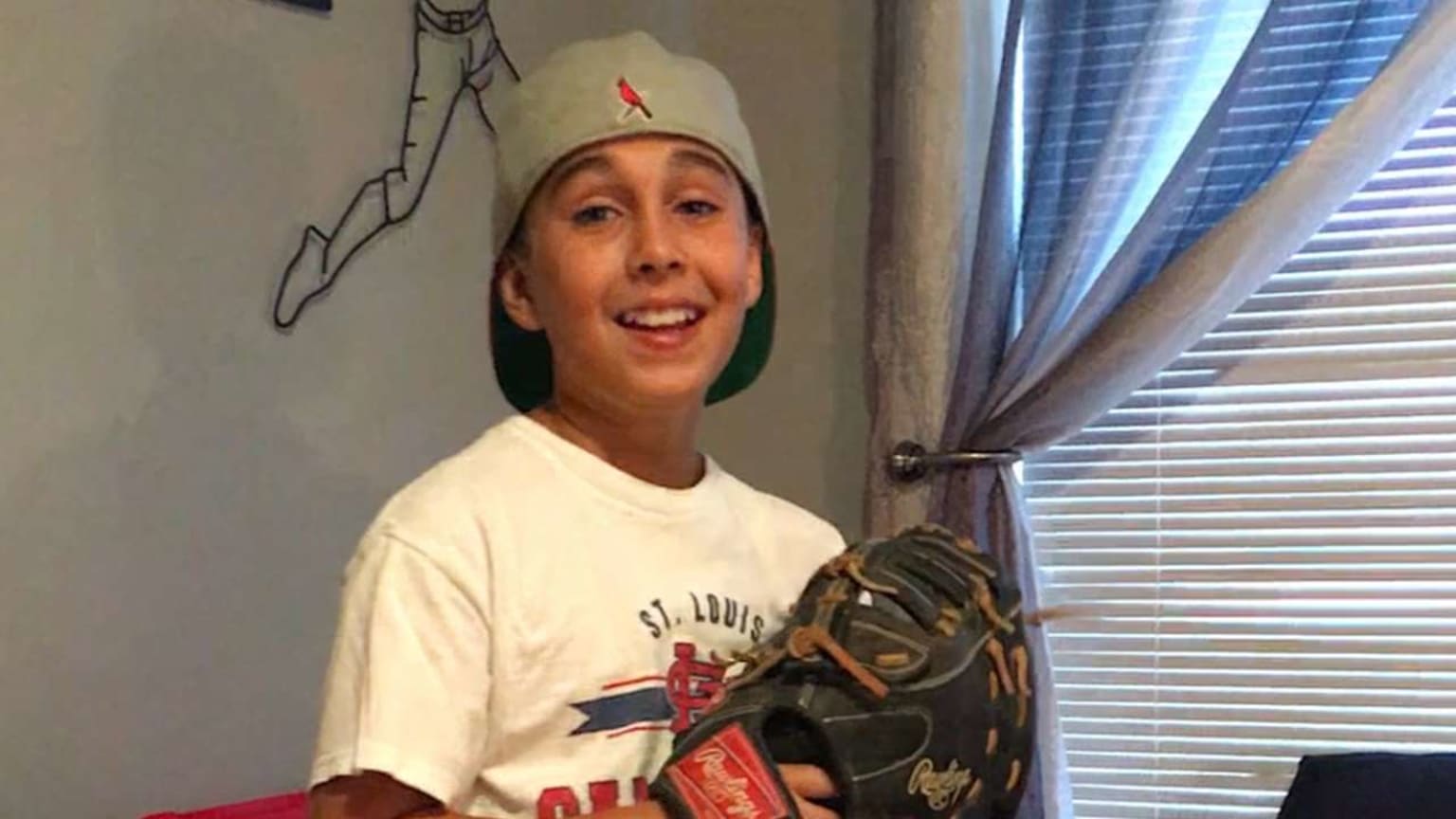 2016 MLB Awards: Fan of the Year - Cortez, STL | 09/11/2016 | MLB.com