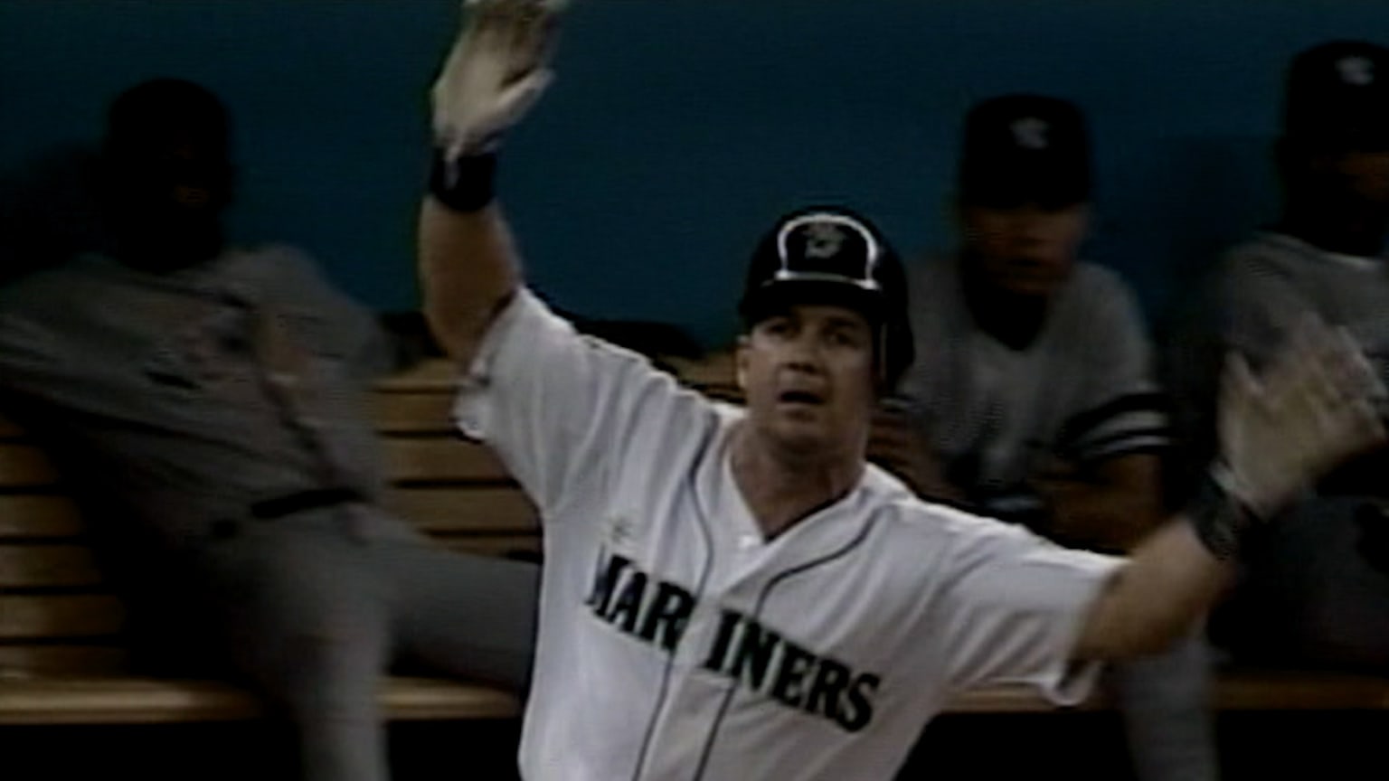Mariners rally from 5-0 down, win ALDS Game 4 | 10/07/1995 | Seattle ...