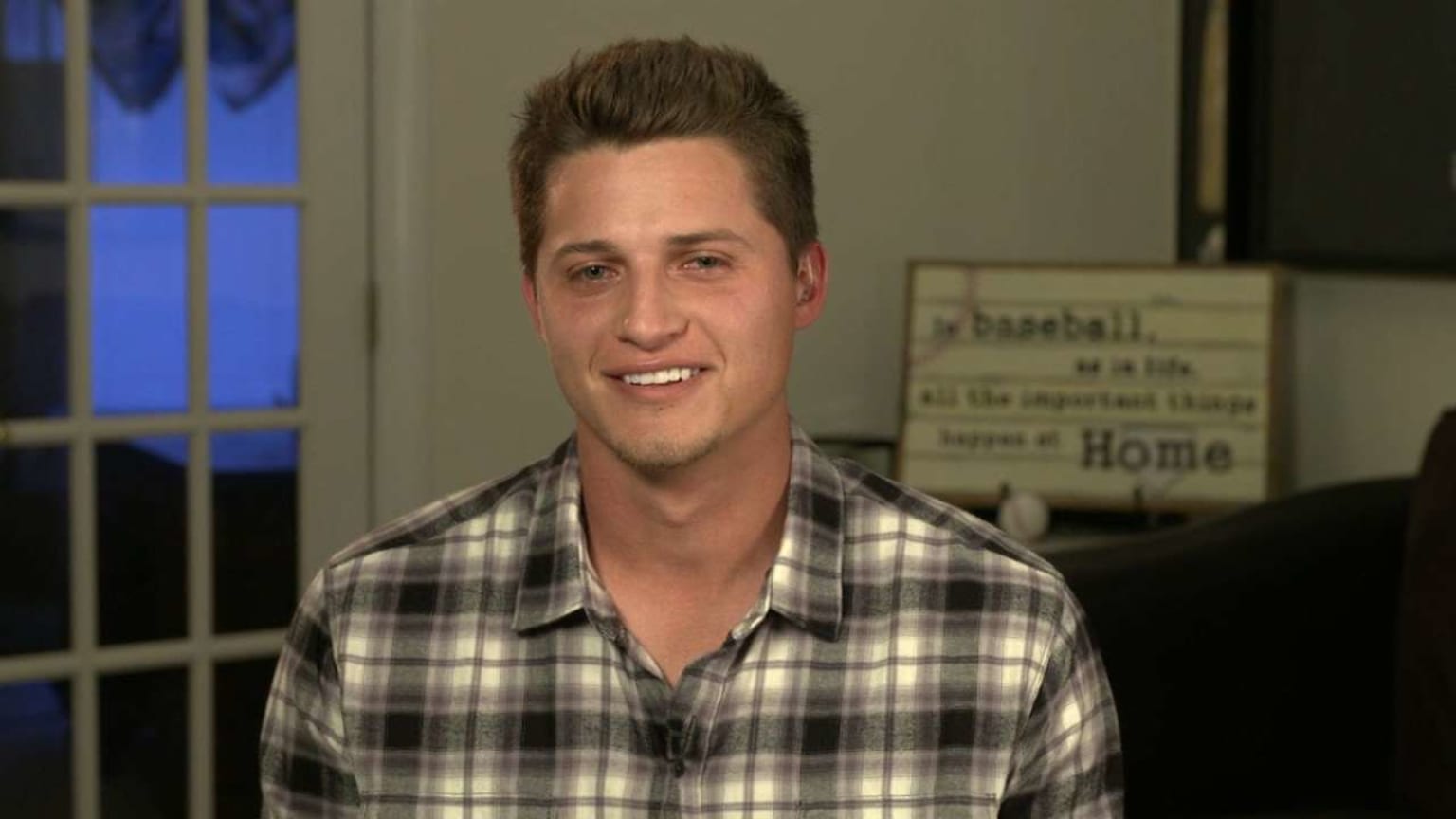 Seager takes home the NL Rookie of the Year Award | 11/14/2016 | MLB.com