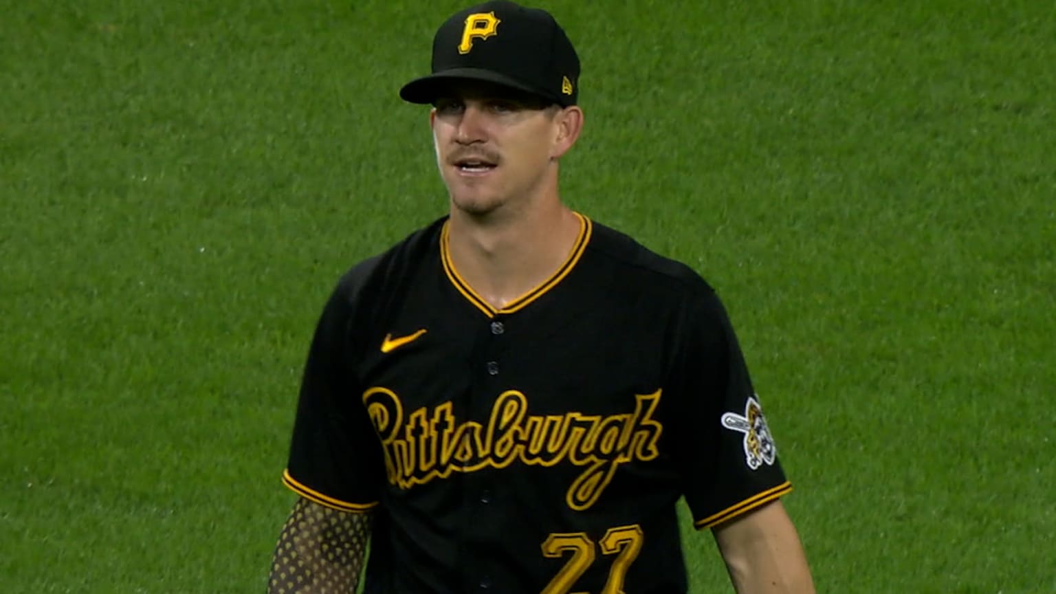 Kevin Newman's running catch | 09/20/2021 | Cincinnati Reds