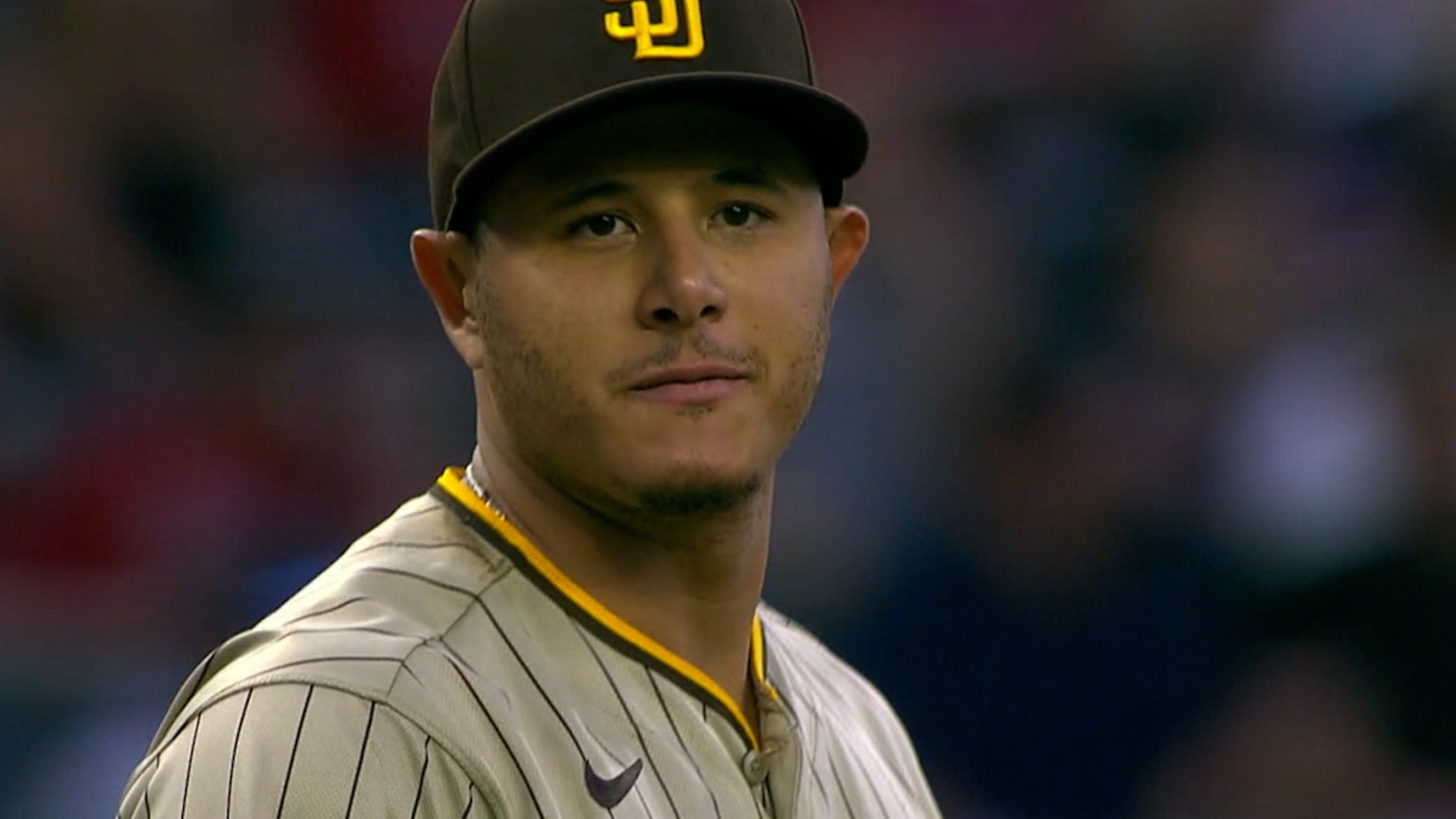 Manny Machado snags a sliding play at third | 07/20/2021 | San Diego Padres