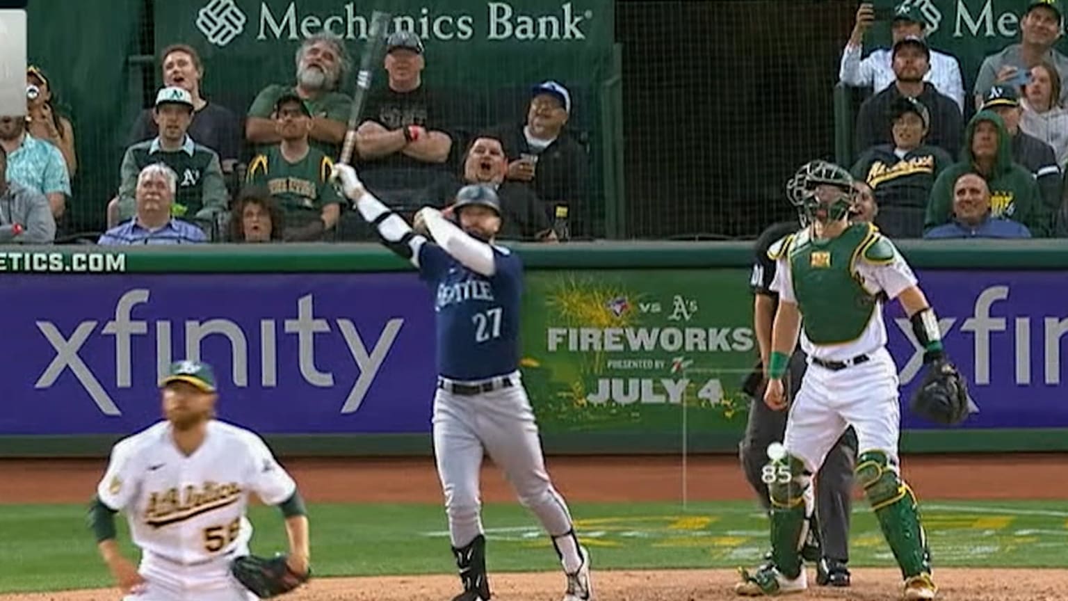 Jesse Winker smashes a two-run homer to deep center | 06/22/2022 ...