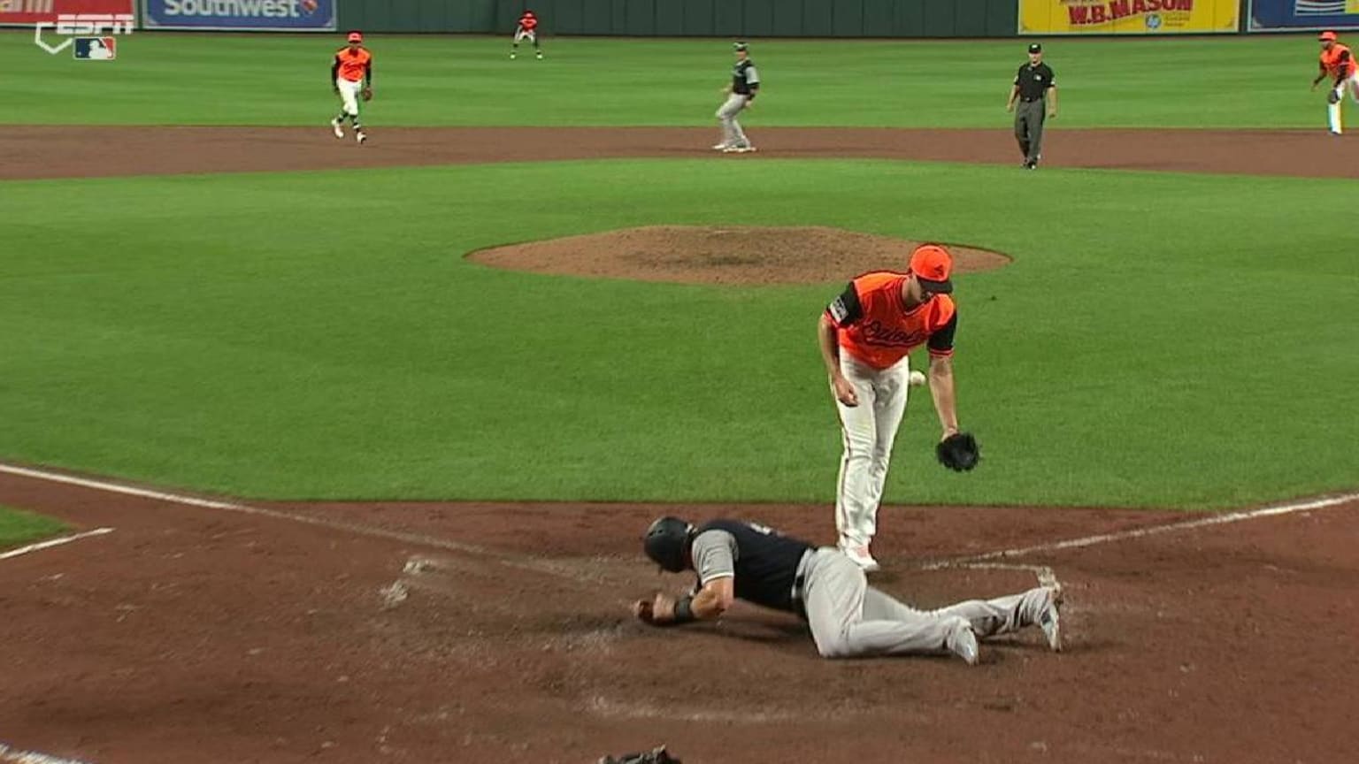 NYY@BAL: 'Louis' Voit crosses the dish on wild pitch | 08/26/2018 | New ...