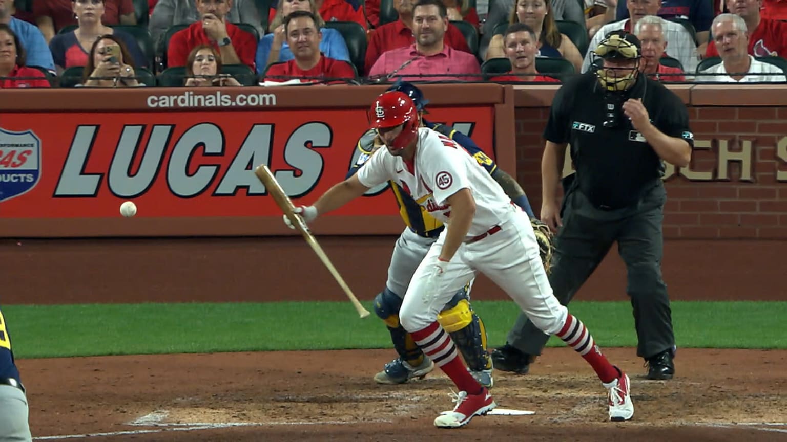 Adam Wainwright ties the game with a sacrifice bunt | 09/28/2021 | St ...