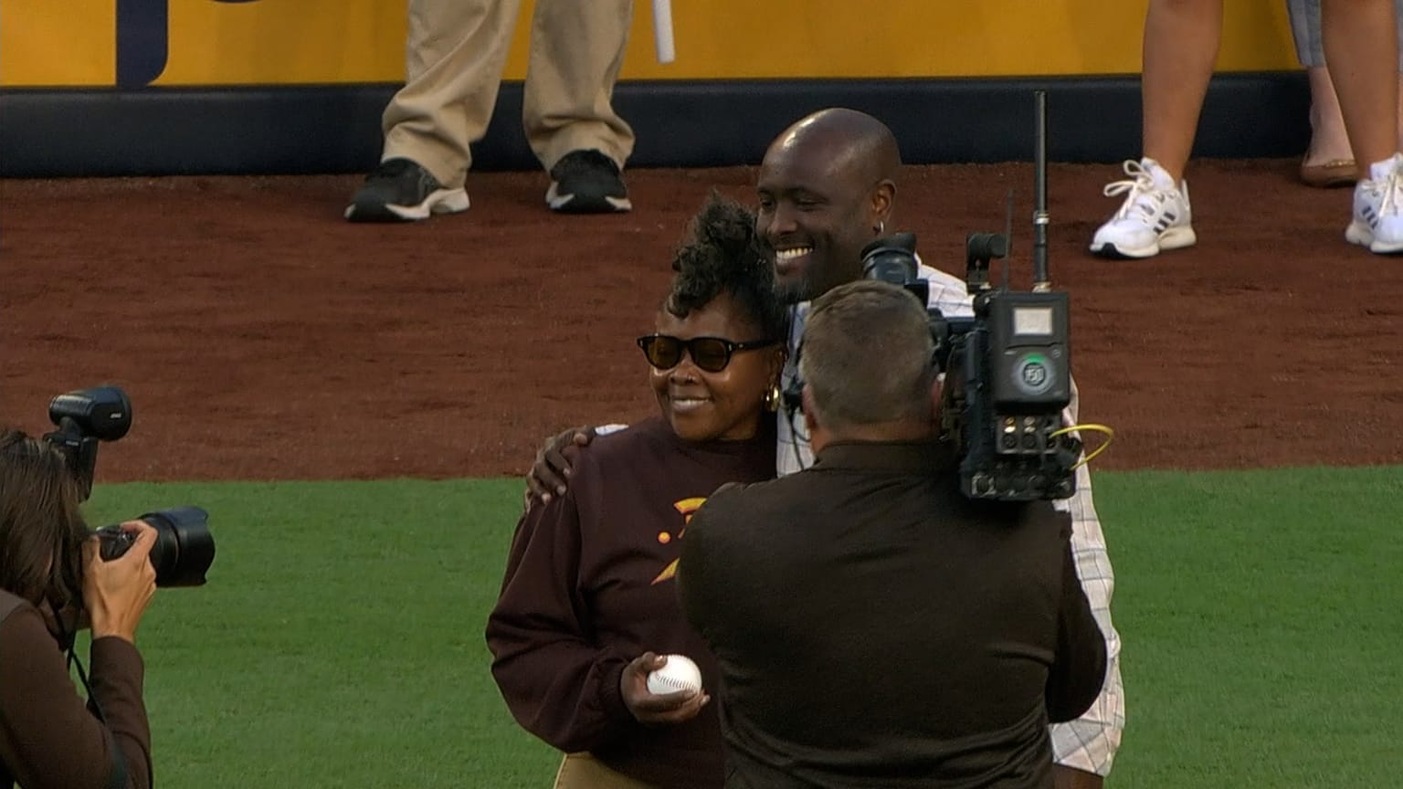 Tony Gwynn Jr. joins the Padres booth | 05/09/2022 | MLB.com