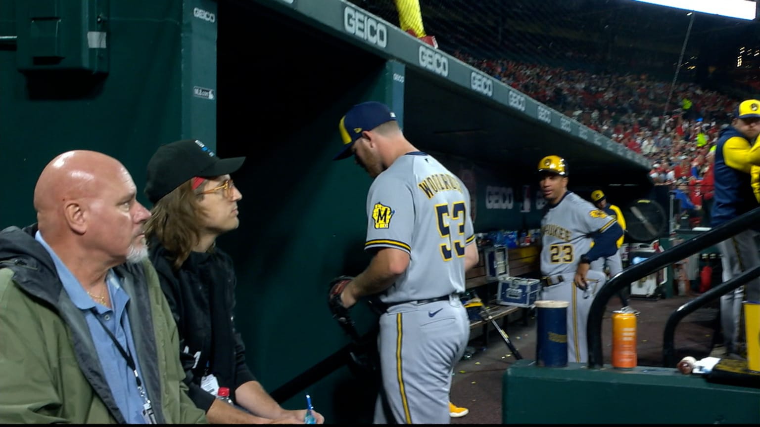 Woodruff abandona por lesión en el tobillo | 27/05/2022 | Los Brewers ...