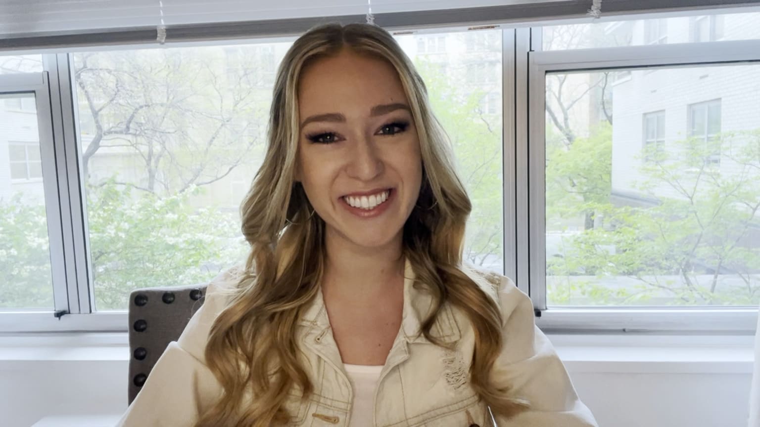 Ariel Epstein takes the over on Logan Gilbert | 05/06/2022 | MLB.com