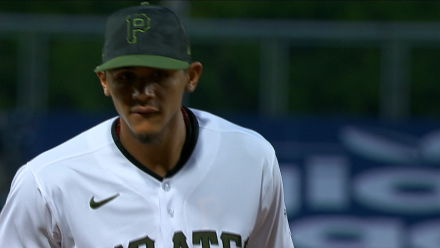 Erik González starts 5-4-3 double play in the 4th | 04/28/2021 ...