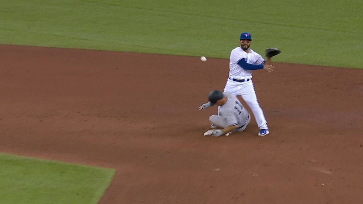 NYY@TOR: Solarte starts a 5-4-3 DP in the 5th | 03/30/2018 | MLB.com