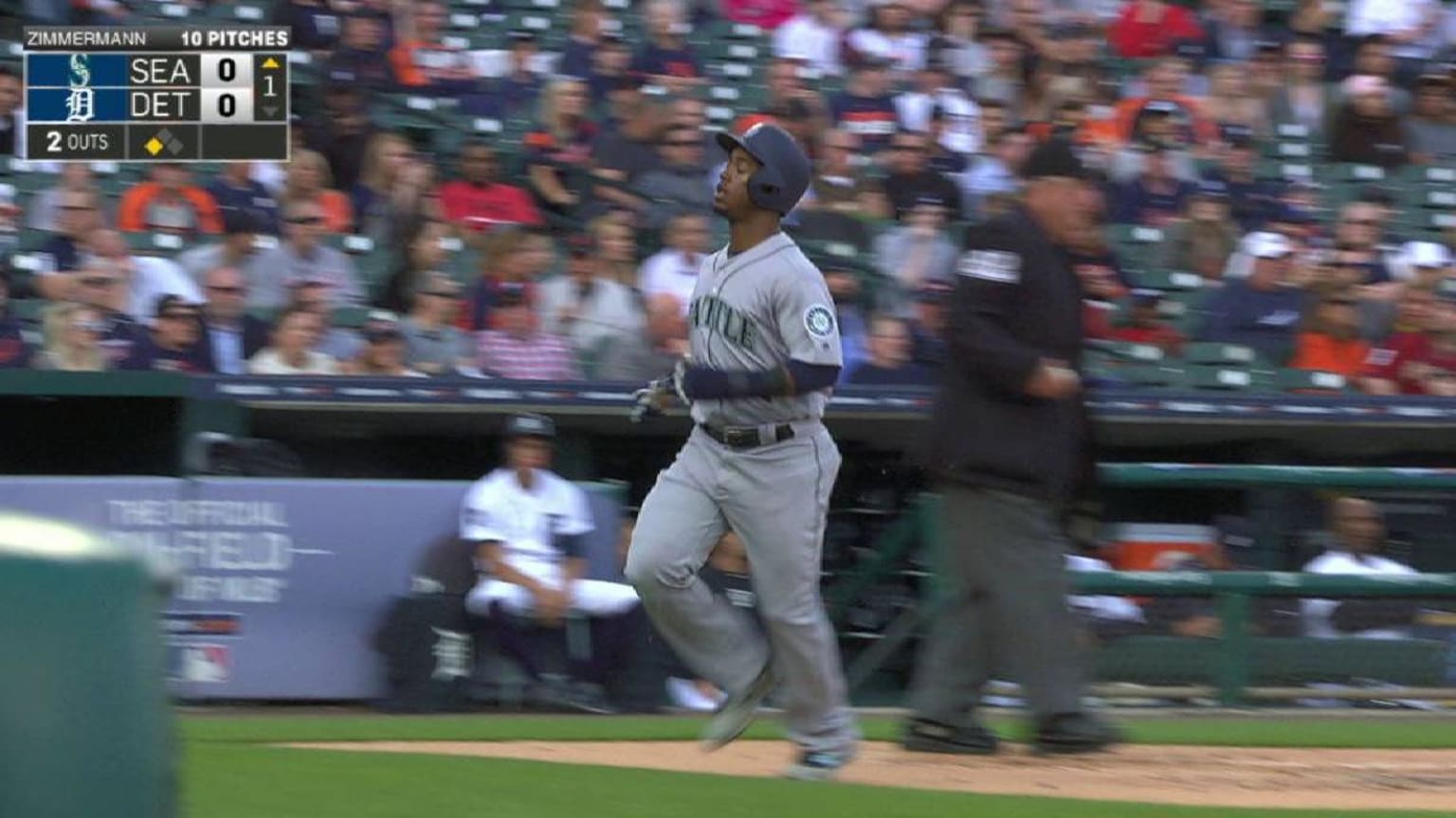 SEA@DET: Cruz opens the scoring with a sacrifice fly | 04/25/2017 | MLB.com