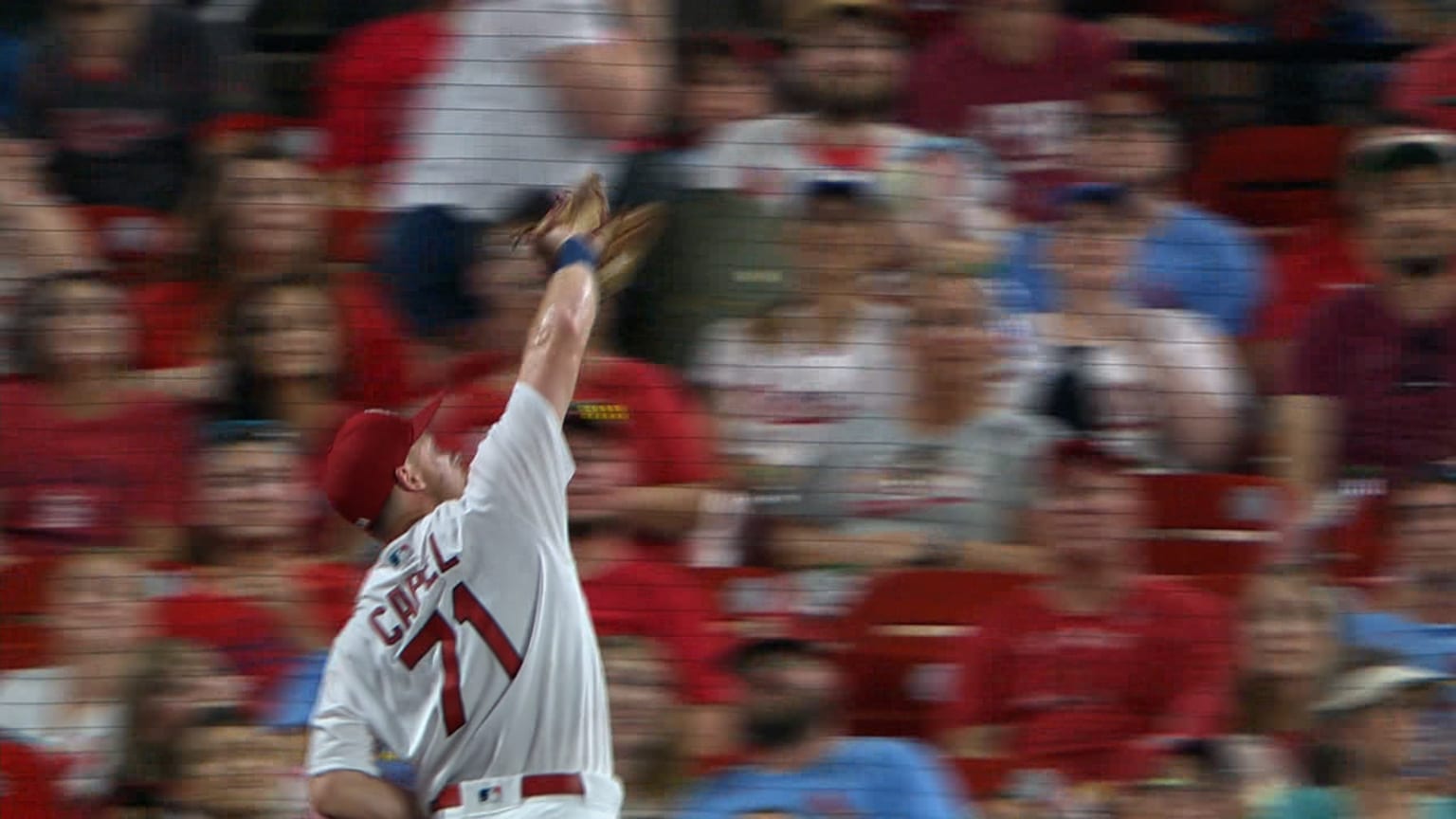 Conner Capel catches a ball falling into the stands | 07/08/2022 ...