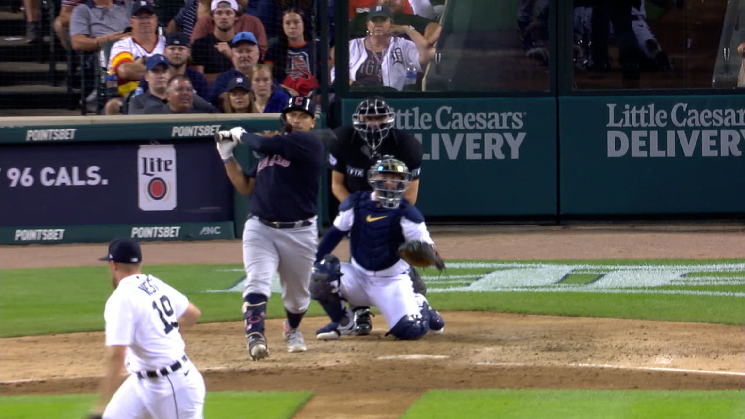 Josh Naylor hits an RBI single to center field | 08/09/2022 | Cleveland ...