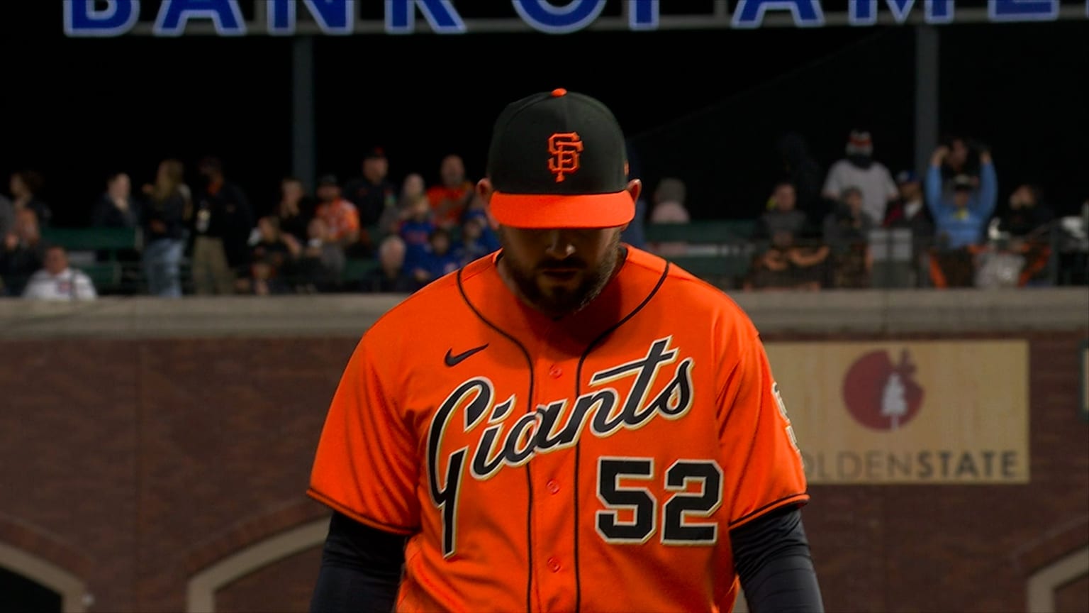 Dominic Leone sale de un atolladero con la casa llena | 29/07/2022 ...