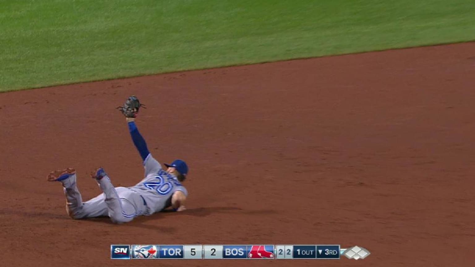 Donaldson's great diving catch | 09/25/2017 | Toronto Blue Jays