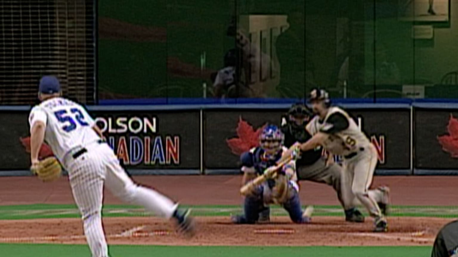 Jeff Reboulet's squeeze bunt pushes in a run | 06/25/2003 | Houston Astros