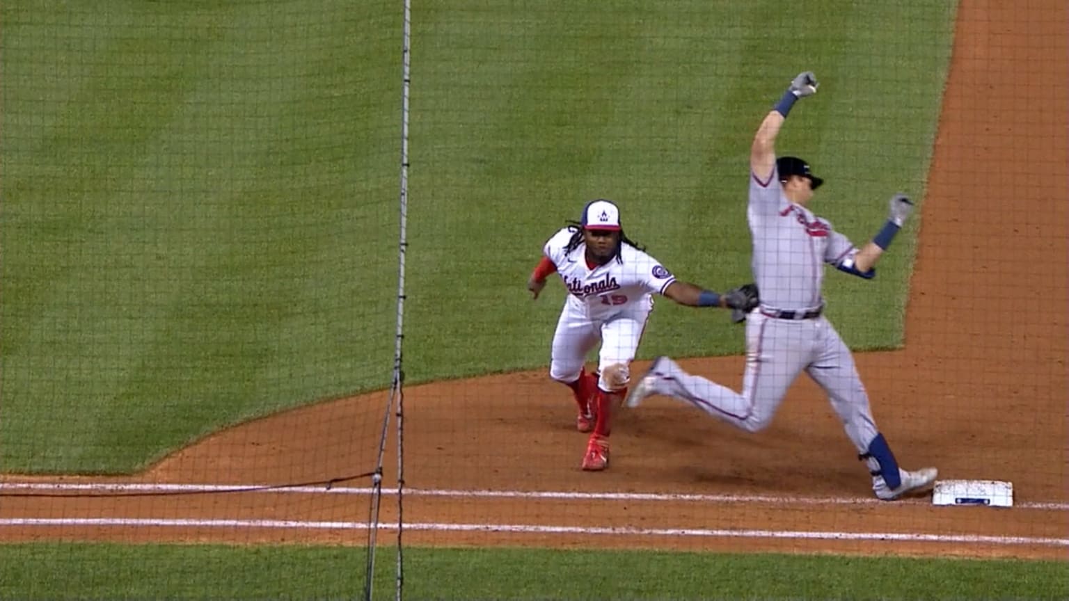 Austin Riley reaches on an error after review | 05/04/2021 | Atlanta Braves